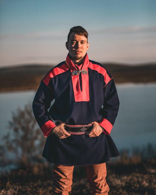 Saameräpin ekokriittiset ulottuvuudet Áilu Vallen kappaleessa ”Suga Suga”